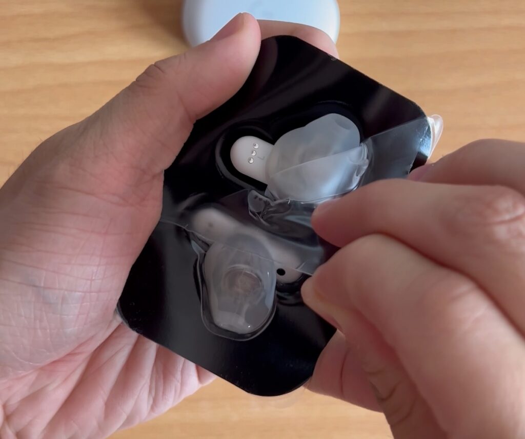 Logitech G Fits Review: Earbuds That Mould To Your Ears - Tech Composition