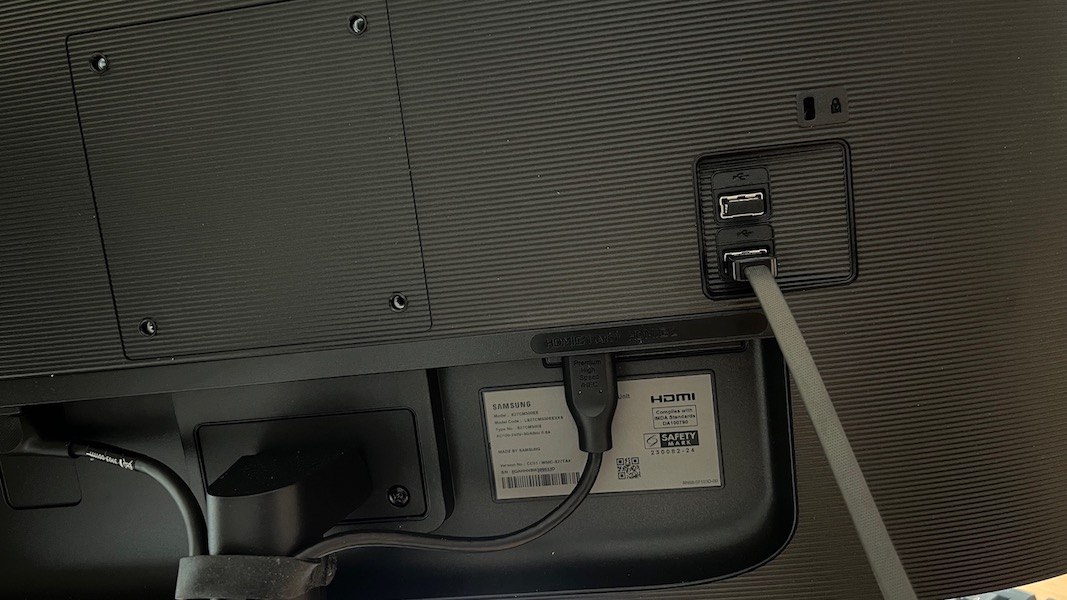 Samsung Smart Monitor M5 Review: A Smart StandAlone Samsung Screen ...